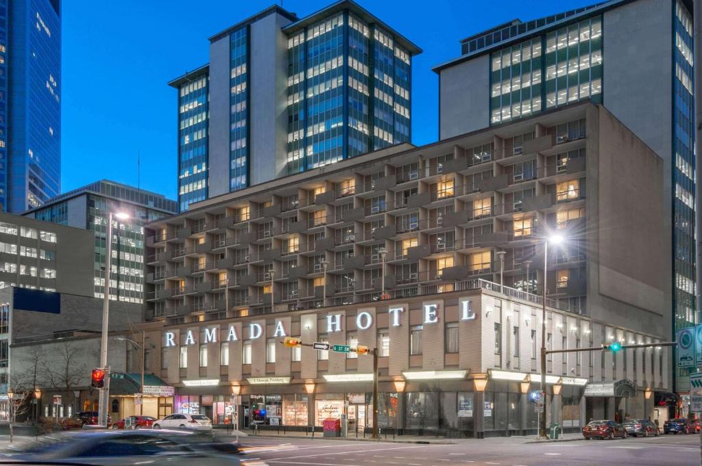 Ramada Plaza by Wyndham Calgary Downtown 3☆ | Calgary, Canada ...